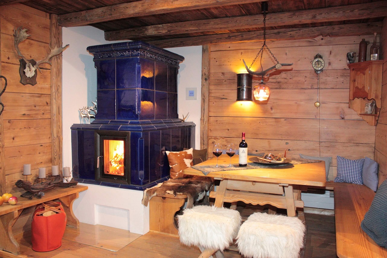 BRUNNER tiled stove with flat viewing glass